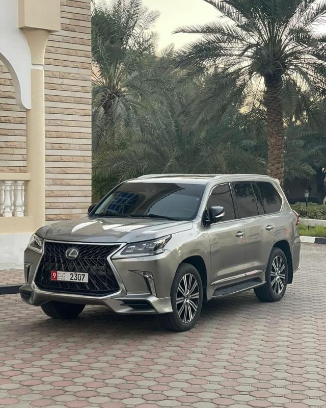 جيب لكزس لون تيتانيوم